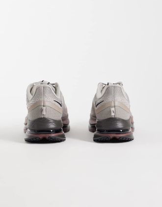 Nike Pegasus Premium Sneaker in Braun