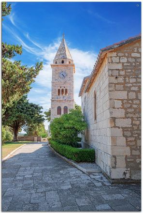 Wallario Outdoor-Poster f&uuml;r Garten oder Balkon Stille am Kirchturm, Motivbanner Gr&ouml;&szlig;e: ca. 60 x 90 cm, Outdoor-Bild