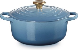 LE CREUSET Le Creuset Signature Gusseisen-Bräter mit Deckel, Ø 20 cm, Rund, Für alle Herdarten und Induktion geeignet, Volumen: 2,4 l, 3,092 kg, Chambray, 211772