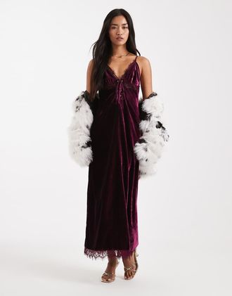 Miss Selfridge Robe caraco longue en velours et dentelle - Bordeaux-Violet