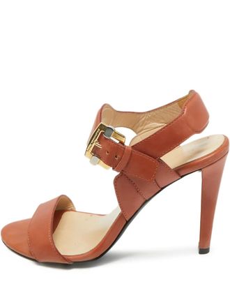 Balenciaga sandales en cuir &agrave; bride cheville - Marron