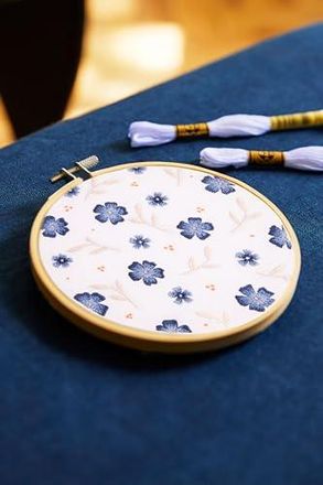 Dmc Blue Ditsy Florals Kit de broderie moyen