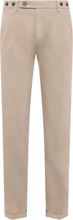 Berwich Anzughose aus einem elastischem Baumwoll-Mix mit Knopfriegel in