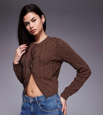 the frolic Exklusive Strickjacke in Schokobraun mit hohem Baumwollanteil, Zopfmuster und Schlitz vorne-Brown