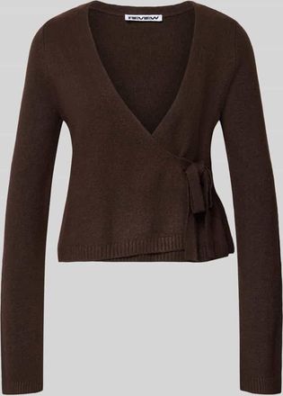 Review Strick-Cardigan in Wickeloptik