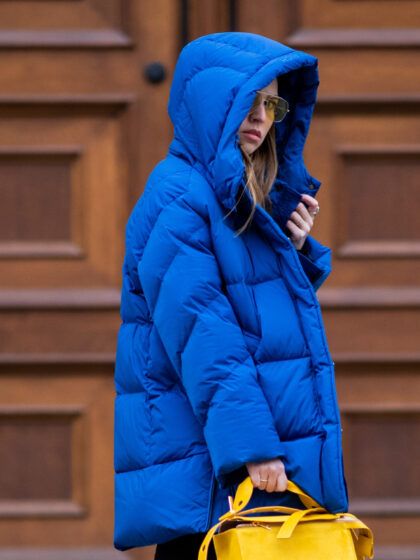 La parka Arctic de Woolrich : une icône hivernale qui résiste à l’épreuve du temps