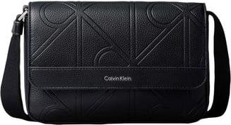 Calvin Klein Sacoche textur&eacute;e &agrave; d&eacute;tail logo
