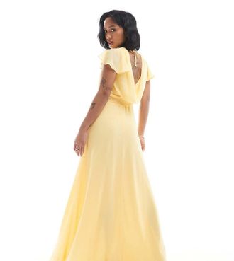 Tfnc Petite Linvitée - Robe longue en mousseline avec manches à volants et dos bénitier - Citron-Jaune