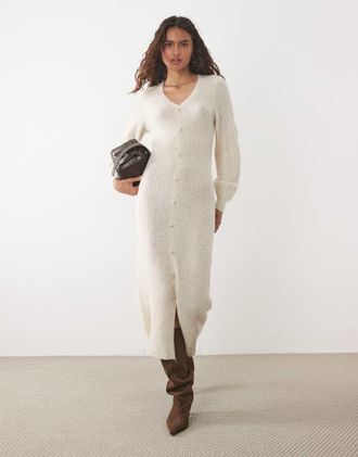 Vero Moda robe longue en maille &agrave; boutons sur le devant et manches ballon couleur avoine-Neutre