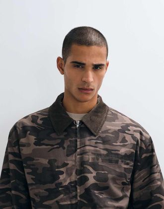 Asos Oversize-Jacke mit Military-Muster in Gr&uuml;n-Schwarz