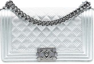 Chanel Hobo Bags - Old Medium Quilted Perforated Metallic Lambskin Bo - Gr. unisize - in Silber - f&uuml;r Damen