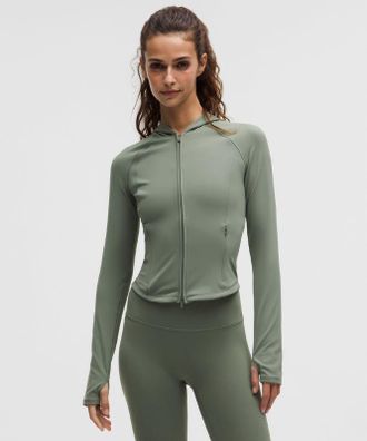 lululemon Wunder Train Jacke f&uuml;r Frauen - Gr&ouml;&szlig;e 0 in Willow Leaf