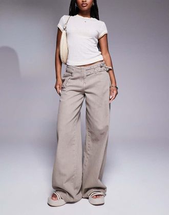 Princess Polly Baggy-Jeans in verwaschenem Braun mit weitem Bein, Schnallendetails und Tasche