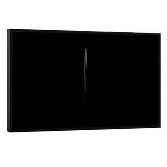 artboxONE Poster mit schwarzem Rahmen 90x60 cm Abstrakt Schwarz und Wei&szlig; Flugzeug - Bild Flugzeuge dunkel Flug