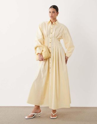 Asos Maxi-Hemdblusenkleid in Buttermilchgelb mit gerafftem Detail-Wei&szlig;