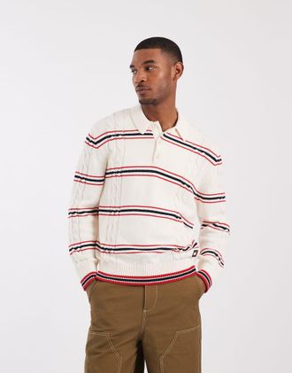 Tommy Jeans Strickpullover in Cremewei&szlig;/Rot gestreift mit Zopfmuster und Polokragen