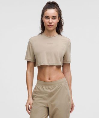 lululemon Super-Crop-Kurzarmshirt aus Jersey f&uuml;r Frauen - Gr&ouml;&szlig;e 14 in Sheer Oak