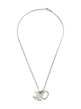 Chanel collier à pendentif coeur Interlocking CC (2004) - Argent