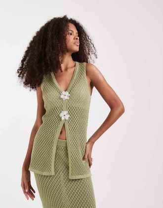 Pretty Lavish Longline-Weste aus Pointelle-Strick in Gr&uuml;n mit Blumendetails, Kombiteil