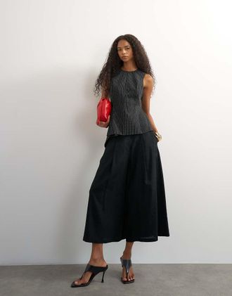 Topshop Co-ord gestreiftes Oberteil mit asymmetrischem Saum in Schwarz