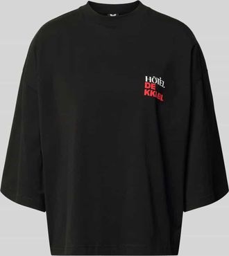 Karo Kauer Cropped T-Shirt mit Statement-Print Modell Vacation
