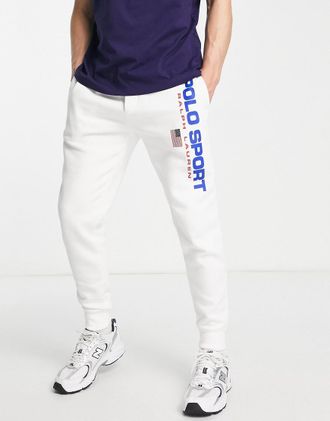 Polo Ralph Lauren Sports Capsule - Jogginghose in Wei&szlig; mit B&uuml;ndchen und Logo am Bein
