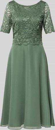 Vera Mont Tailliertes Cocktailkleid mit Spitzenbesatz