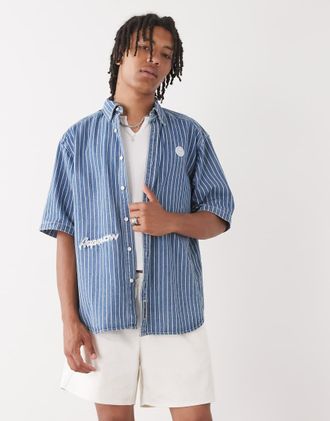 Aape By A Bathing Ape Aape by A Bathing Aape - Locker geschnittenes, kurzärmliges Hemd aus Denim in mittelblauer Waschung mit Streifen