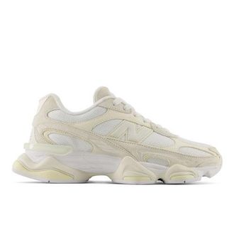 New Balance Unisexe 9060R en Beige/Blanc, Su&egrave;de/Mesh, Taille 37.5