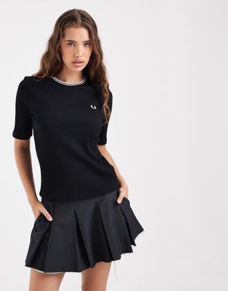Fred Perry t-shirt c&ocirc;tel&eacute; &agrave; double liser&eacute; noir