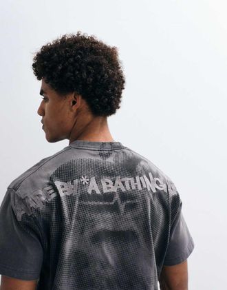 Aape By A Bathing Ape Aape by A Bathing Ape - T-shirt oversize avec grand imprim&eacute; au dos - Noir d&eacute;lav&eacute;