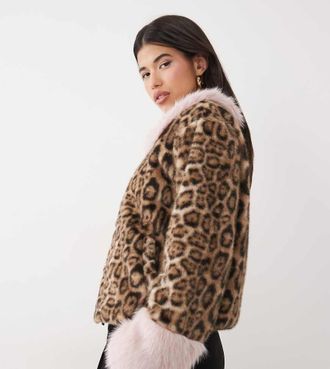 KAIIA exclusivit&eacute; veste &agrave; finitions contrastantes en faux-fur imprim&eacute; l&eacute;opard et rose-Multi