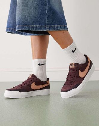 Nike Nike Plus - SB Zoom Pogo - Sneaker in Burgunderrot und Braun-Brown