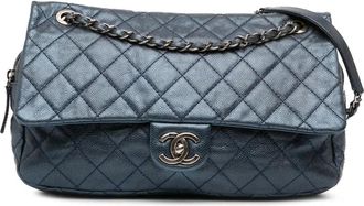 Chanel sac porté épaule Easy Flap en cuir Caviar matelassé à fini irisé (2013-2014) - Bleu