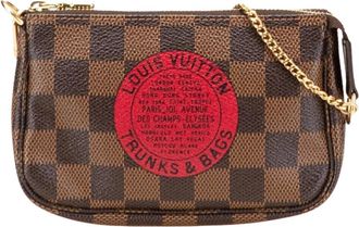Louis Vuitton Accessoire compact pr&eacute;-propri&eacute;t&eacute; &agrave; motif &agrave; carreaux et patch orn&eacute; - Femme - Pre-owned - Brun - Taille: ONE Size