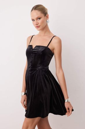 Trendyol &Auml;rmelloses, blickdichtes Skater-Minikleid f&uuml;r elegante/abendliche Anl&auml;sse - Schwarz