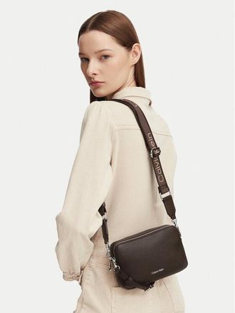 Calvin Klein Handtasche Webbing 2X Strap Camera Bag LV04F3656G Dunkelbraun