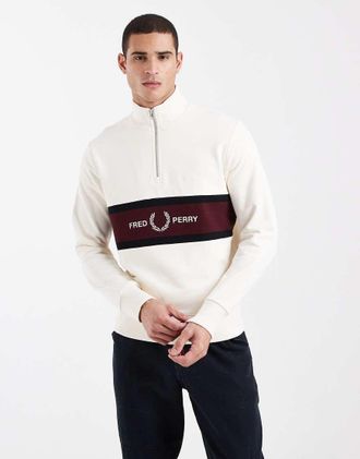 Fred Perry Sweatshirt in Ecru mit kurzem Rei&szlig;verschluss und Logo-Stickerei-Neutral