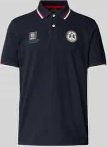 Christian Berg Poloshirt mit kurzer Knopfleiste und Label-Prints