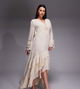Tfnc Plus Lang&auml;rmliges Maxikleid aus Chiffon und Spitze in Creme mit R&uuml;schen-Wei&szlig;