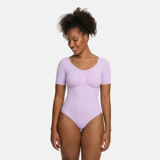 creamy fabrics T-Shirt Bodysuit Sculpting Shapewear mit String