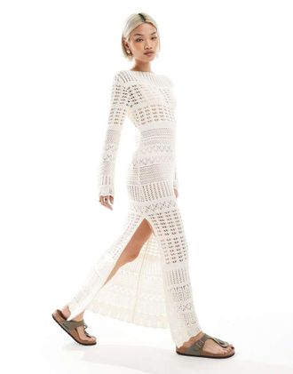 Miss Selfridge Lang&auml;rmliges Maxikleid aus H&auml;kelstrick in Creme mit Ringverzierung-Wei&szlig;