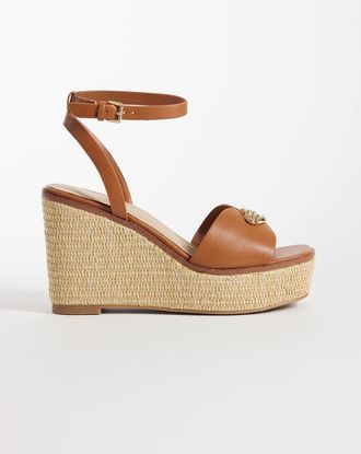 Aldo Carrabriel - Sandalen in Hellbraun mit Keilabsatz und Kn&ouml;chelriemen