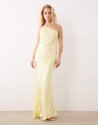 SNDYS Robe longue &agrave; bretelles fines en satin avec encolure asym&eacute;trique et dos b&eacute;nitier - Jaune