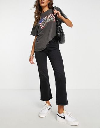 Levi's Ribcage - Kurze Jeans in Schwarz