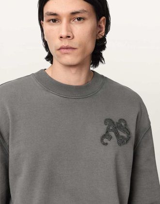 AllSaints Sweatshirt in verwaschenem Schwarz mit Insignien und Rundhalsausschnitt