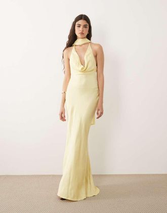 Asos Satin-Maxikleid in Buttermilchgelb mit Wasserfallausschnitt und Schal-Detail