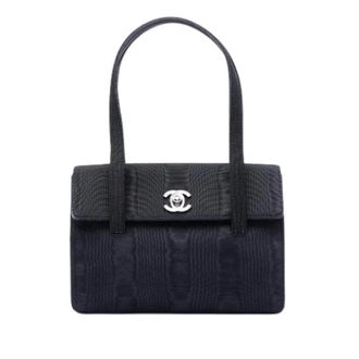 Chanel Pre-owned Seiden-Grosgrain-Tasche mit &Uuml;berschlag - - Pre-owned - Damen - Schwarzk - ONE SIZE