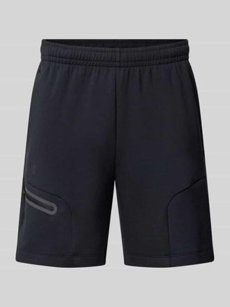 Under Armour Shorts mit Rei&szlig;verschlusstasche