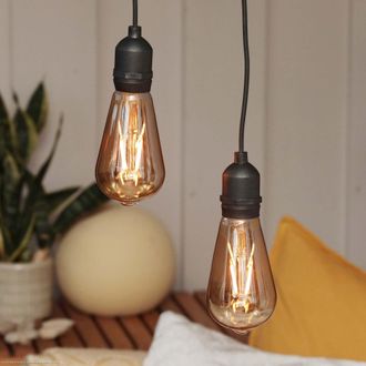 Hellum Hängelampe mit Batterie und Fernbedienung outdoor 2er Set, goldene Glühbirne mit Batterie und Timer, ST64, Ø 6,4 x 13,8cm, Hängelampe für außen mit Fe